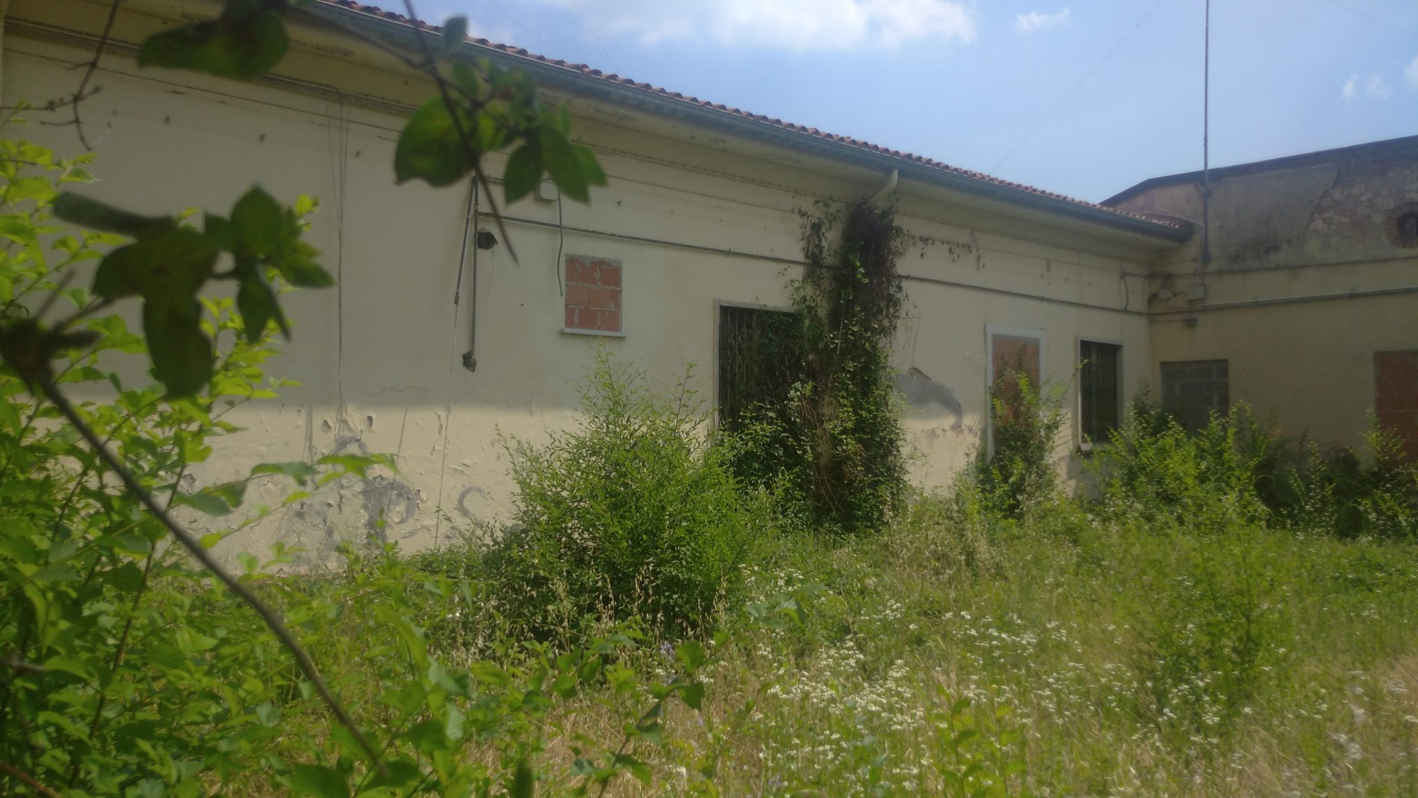 Degrado all'ex-sede della Croce Verde in Borgo Venezia
